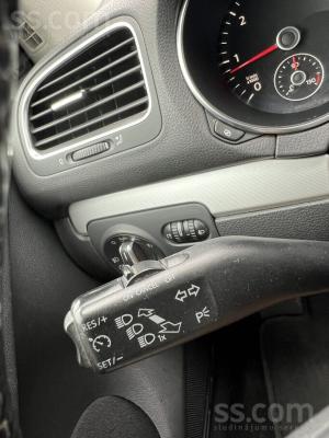 Melns Volkswagen Golf 2010 Tukums, ar dzinēja tilpumu 1.60 L un nobraukumu 288 tūkst. km par 2600 €, foto 10 vietnē AUTOMOTO.COM.LV