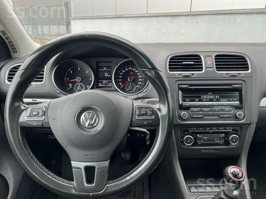 Melns Volkswagen Golf 2010 Tukums, ar dzinēja tilpumu 1.60 L un nobraukumu 288 tūkst. km par 2600 €, foto 12 vietnē AUTOMOTO.COM.LV