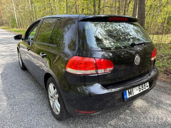 Black Volkswagen Golf 2010 in Riga, with an engine capacity of 1.60 L and mileage of 275 thousand km for 4100 €, photo 5 on AUTOMOTO.COM.LV