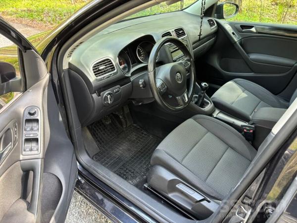 Black Volkswagen Golf 2010 in Riga, with an engine capacity of 1.60 L and mileage of 275 thousand km for 4100 €, photo 9 on AUTOMOTO.COM.LV