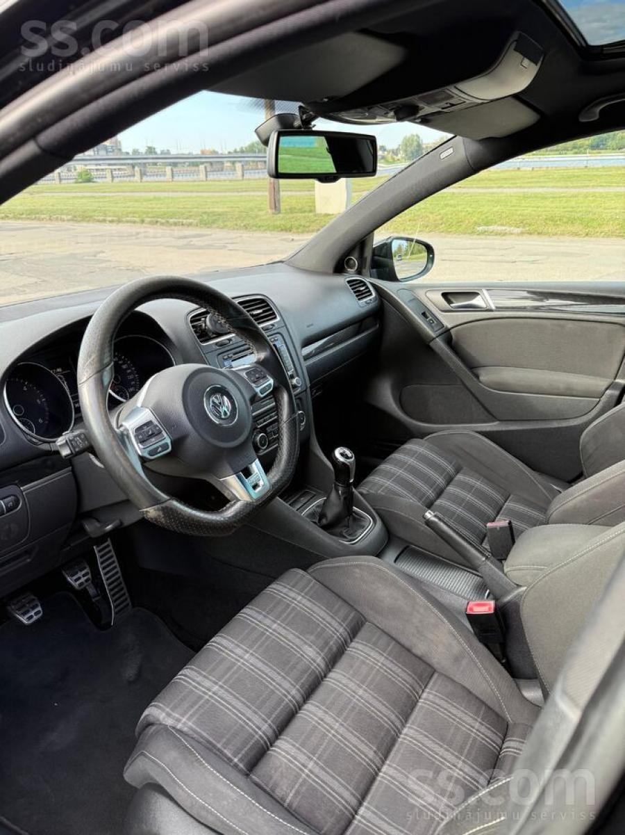 Melns Volkswagen Golf 2010 Rīga, ar dzinēja tilpumu 2.00 L un nobraukumu 320 tūkst. km par 6300 €, foto 6 vietnē AUTOMOTO.COM.LV