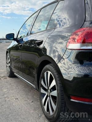 Melns Volkswagen Golf 2010 Rīga, ar dzinēja tilpumu 2.00 L un nobraukumu 320 tūkst. km par 6300 €, foto 13 vietnē AUTOMOTO.COM.LV