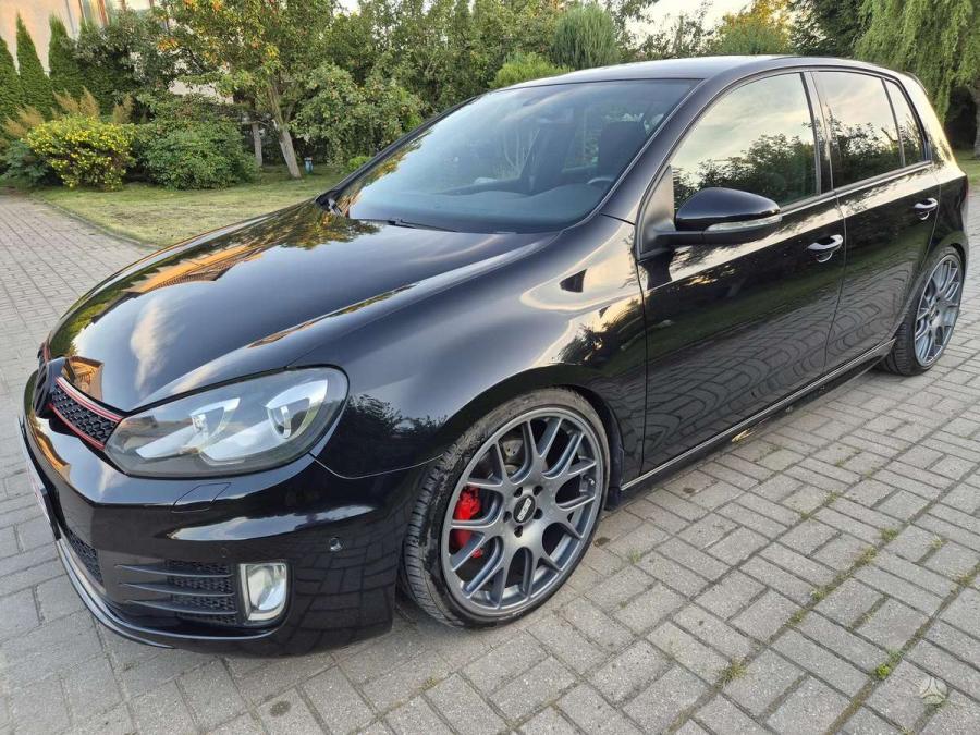Black Volkswagen Golf 2010 in Kaunas, with an engine capacity of 1.98 L and mileage of 195 thousand km for 8800 €, photo 1 on AUTOMOTO.COM.LV