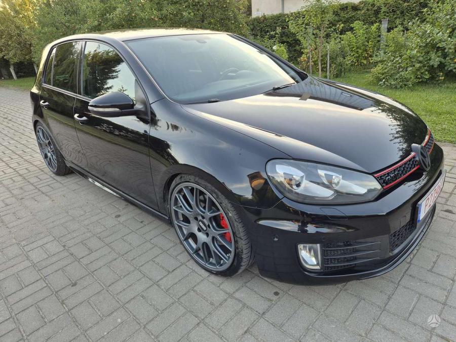 Black Volkswagen Golf 2010 in Kaunas, with an engine capacity of 1.98 L and mileage of 195 thousand km for 8800 €, photo 3 on AUTOMOTO.COM.LV