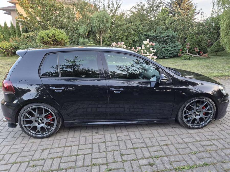 Black Volkswagen Golf 2010 in Kaunas, with an engine capacity of 1.98 L and mileage of 195 thousand km for 8800 €, photo 5 on AUTOMOTO.COM.LV