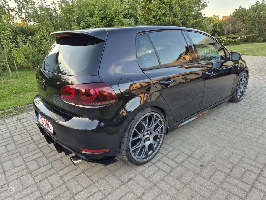 Black Volkswagen Golf 2010 in Kaunas, with an engine capacity of 1.98 L and mileage of 195 thousand km for 8800 €, photo 6 on AUTOMOTO.COM.LV