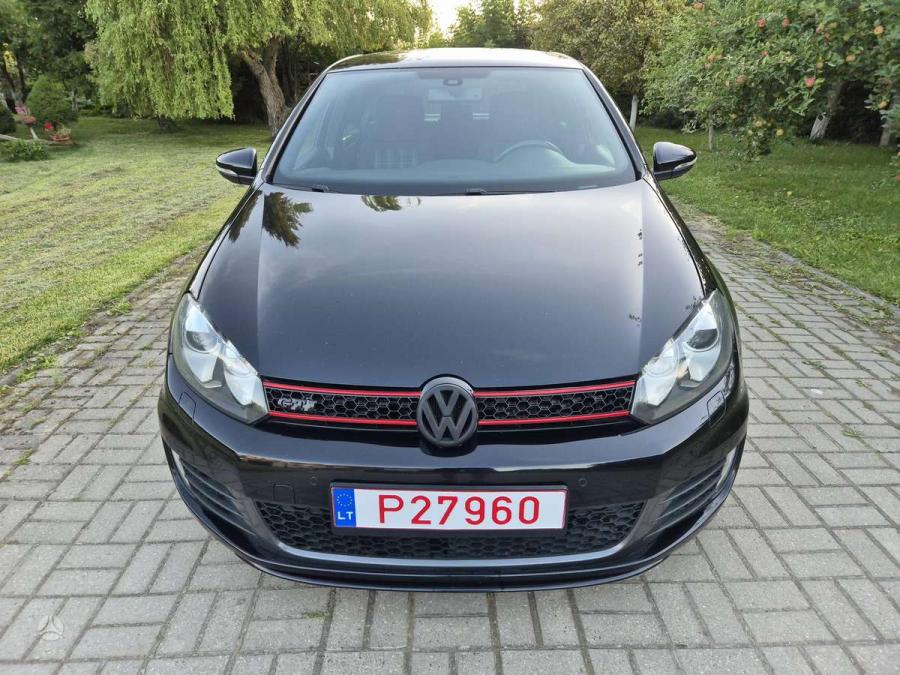 Black Volkswagen Golf 2010 in Kaunas, with an engine capacity of 1.98 L and mileage of 195 thousand km for 8800 €, photo 7 on AUTOMOTO.COM.LV