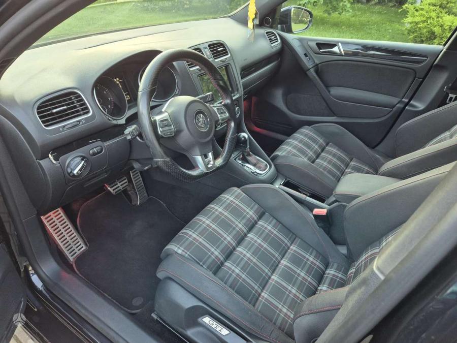 Black Volkswagen Golf 2010 in Kaunas, with an engine capacity of 1.98 L and mileage of 195 thousand km for 8800 €, photo 11 on AUTOMOTO.COM.LV