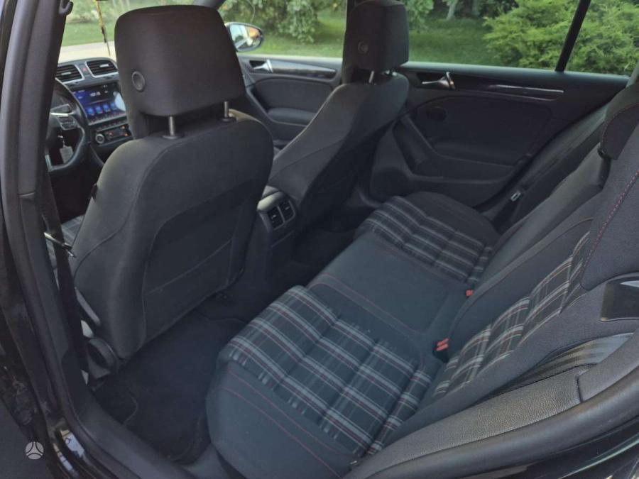 Black Volkswagen Golf 2010 in Kaunas, with an engine capacity of 1.98 L and mileage of 195 thousand km for 8800 €, photo 15 on AUTOMOTO.COM.LV