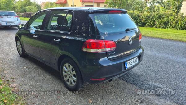 Black Volkswagen Golf 2010 in Tartu, with an engine capacity of 1.60 L and mileage of 360 thousand km for 2499 €, photo 3 on AUTOMOTO.COM.LV