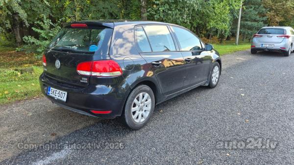 Black Volkswagen Golf 2010 in Tartu, with an engine capacity of 1.60 L and mileage of 360 thousand km for 2499 €, photo 5 on AUTOMOTO.COM.LV
