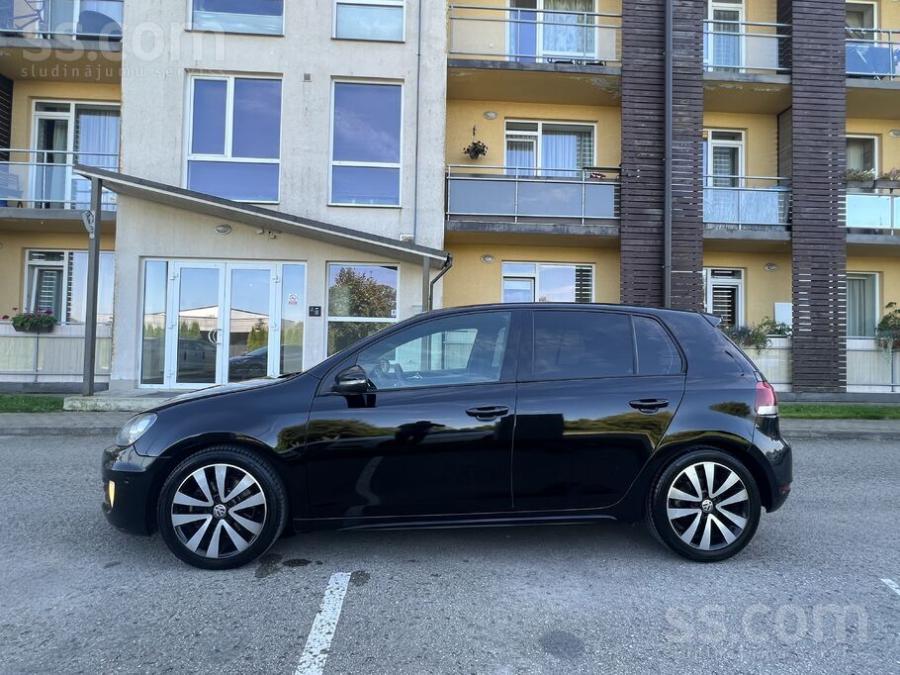 Black Volkswagen Golf 2010 in Riga, with an engine capacity of 2.00 L and mileage of 341 thousand km for 3500 €, photo 3 on AUTOMOTO.COM.LV
