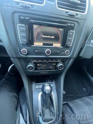 Black Volkswagen Golf 2010 in Riga, with an engine capacity of 2.00 L and mileage of 341 thousand km for 3500 €, photo 9 on AUTOMOTO.COM.LV
