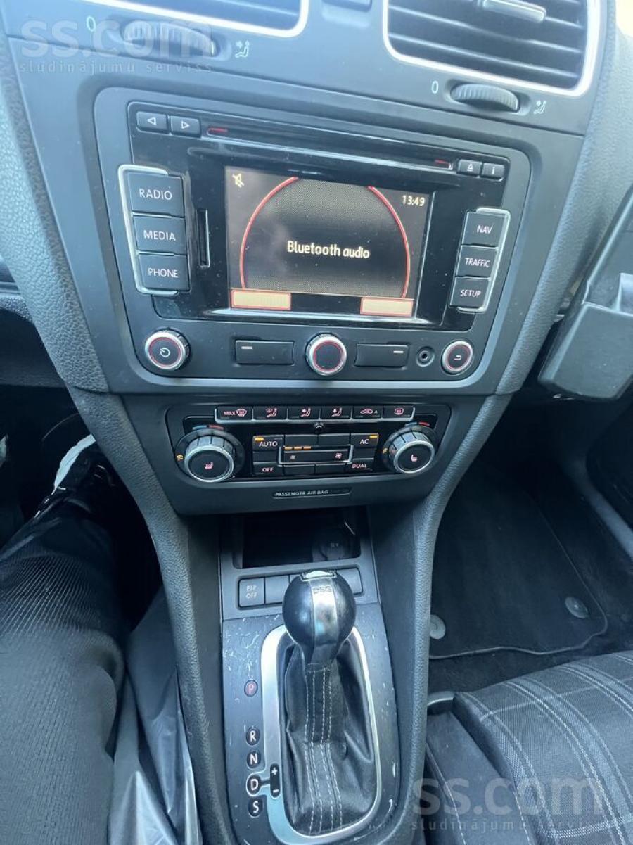 Black Volkswagen Golf 2010 in Riga, with an engine capacity of 2.00 L and mileage of 341 thousand km for 3500 €, photo 9 on AUTOMOTO.COM.LV