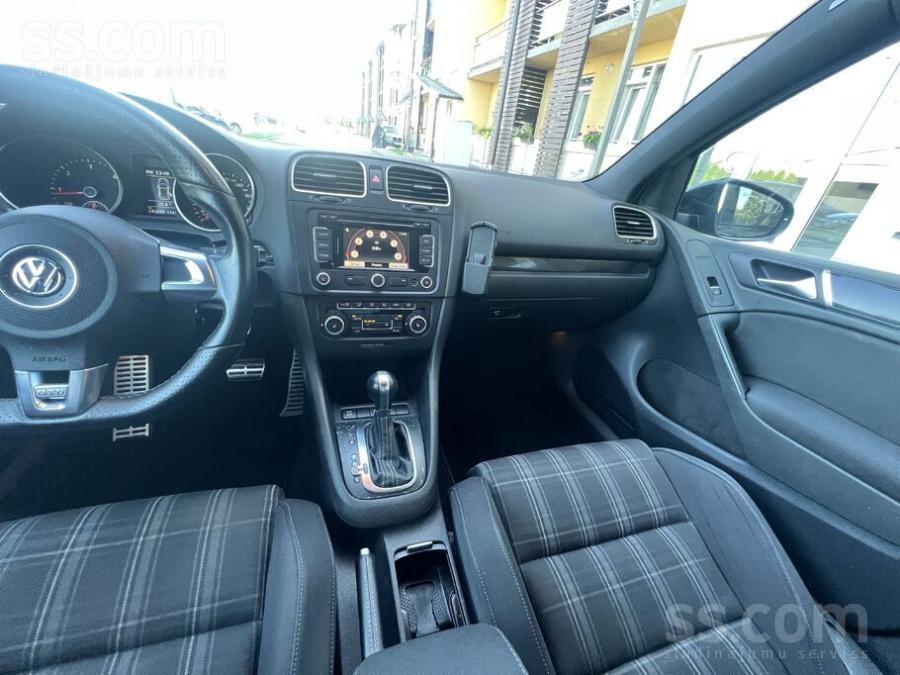 Black Volkswagen Golf 2010 in Riga, with an engine capacity of 2.00 L and mileage of 341 thousand km for 3500 €, photo 10 on AUTOMOTO.COM.LV