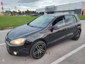Melns Volkswagen Golf 2010 Šauļi, ar dzinēja tilpumu 1.60 L un nobraukumu 350 tūkst. km par 4000 €, foto  vietnē AUTOMOTO.COM.LV