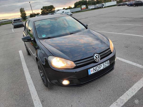 Black Volkswagen Golf 2010 in Siauliai, with an engine capacity of 1.60 L and mileage of 350 thousand km for 4000 €, photo 3 on AUTOMOTO.COM.LV