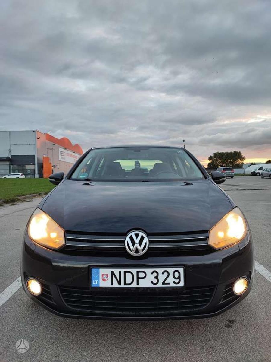 Melns Volkswagen Golf 2010 Šauļi, ar dzinēja tilpumu 1.60 L un nobraukumu 350 tūkst. km par 4000 €, foto 8 vietnē AUTOMOTO.COM.LV
