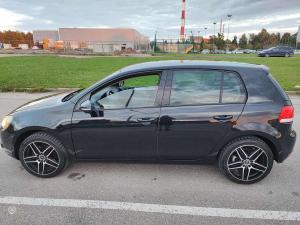 Melns Volkswagen Golf 2010 Šauļi, ar dzinēja tilpumu 1.60 L un nobraukumu 350 tūkst. km par 4000 €, foto 9 vietnē AUTOMOTO.COM.LV