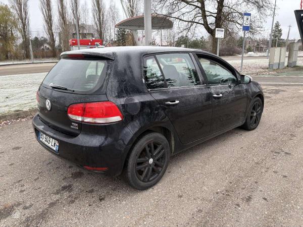 Black Volkswagen Golf 2011 in Taurage, with an engine capacity of 1.60 L and mileage of 316 thousand km for 3200 €, photo 3 on AUTOMOTO.COM.LV