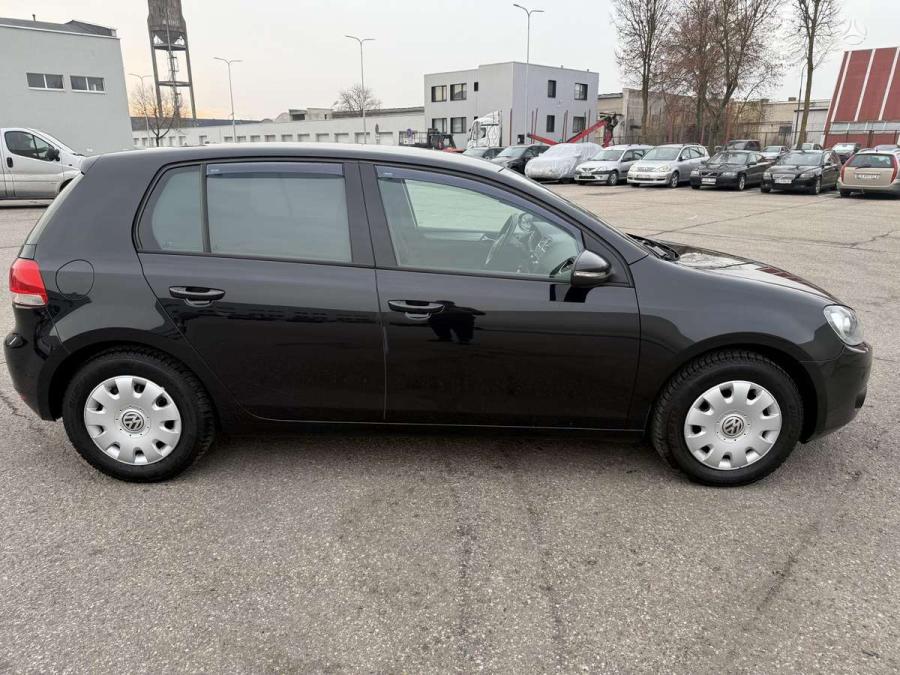 Melns Volkswagen Golf 2011 Marijampole, ar dzinēja tilpumu 1.39 L un nobraukumu 158 tūkst. km par 3499 €, foto 4 vietnē AUTOMOTO.COM.LV