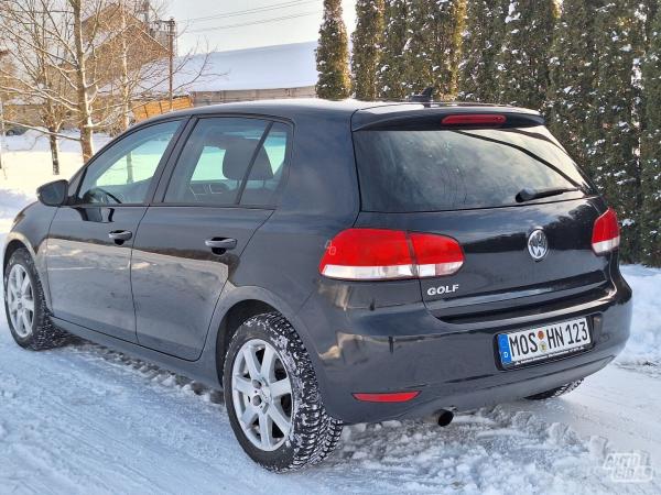 Black Volkswagen Golf 2011 in Mazeikiai, with an engine capacity of 1.60 L and mileage of 279 thousand km for 4400 €, photo 8 on AUTOMOTO.COM.LV