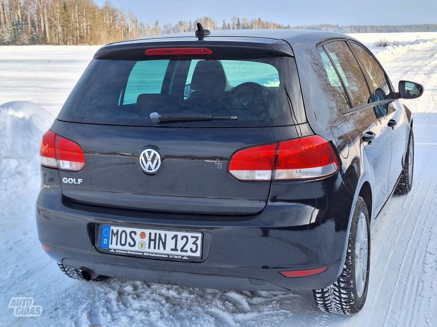 Black Volkswagen Golf 2011 in Mazeikiai, with an engine capacity of 1.60 L and mileage of 279 thousand km for 4400 €, photo 11 on AUTOMOTO.COM.LV