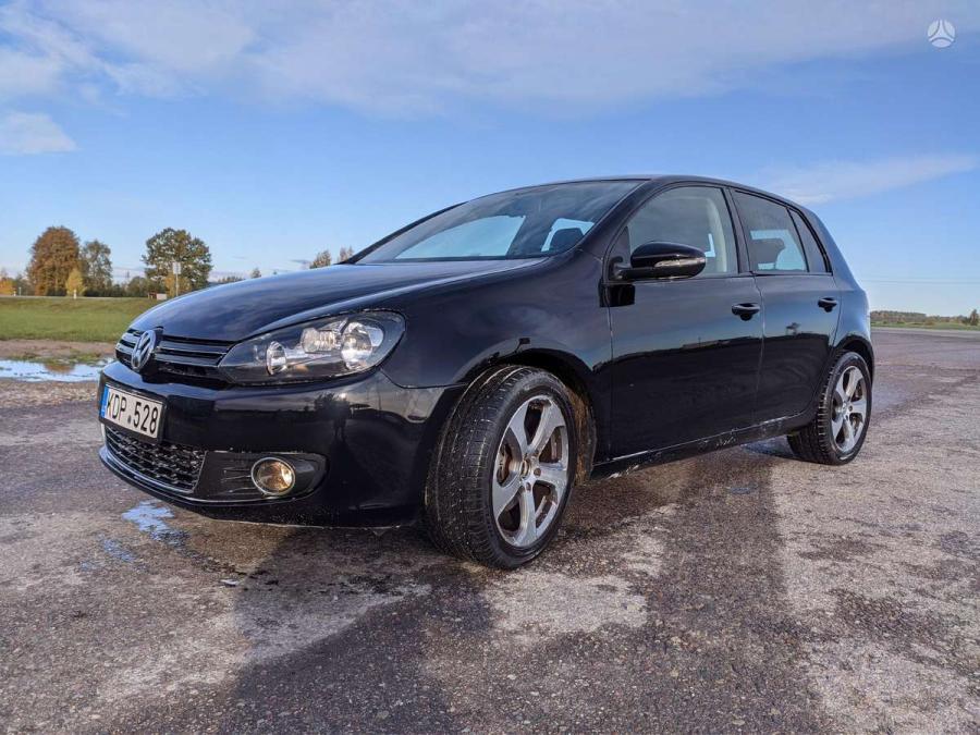 Melns Volkswagen Golf 2011 Šakiai, ar dzinēja tilpumu 1.60 L un nobraukumu 201 tūkst. km par 3800 €, foto 9 vietnē AUTOMOTO.COM.LV