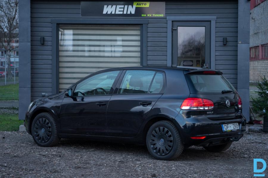 Melns Volkswagen Golf 2011 Liepāja, ar dzinēja tilpumu 1.40 L un nobraukumu 270 tūkst. km par 4000 €, foto 2 vietnē AUTOMOTO.COM.LV