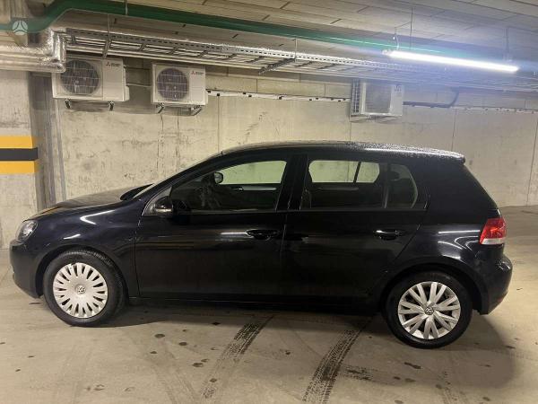 Melns Volkswagen Golf 2011 Viļņa, ar dzinēja tilpumu 1.60 L un nobraukumu 267 tūkst. km par 3600 €, foto 2 vietnē AUTOMOTO.COM.LV