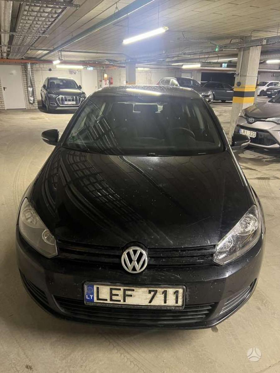 Black Volkswagen Golf 2011 in Vilnius, with an engine capacity of 1.60 L and mileage of 267 thousand km for 3600 €, photo 3 on AUTOMOTO.COM.LV