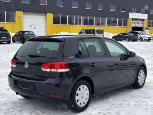 Black Volkswagen Golf 2011 in Utena, with an engine capacity of 1.60 L and mileage of 301 thousand km for 3550 €, photo 5 on AUTOMOTO.COM.LV