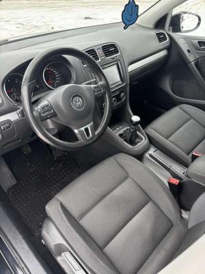 Black Volkswagen Golf 2011 in Utena, with an engine capacity of 1.60 L and mileage of 301 thousand km for 3550 €, photo 9 on AUTOMOTO.COM.LV