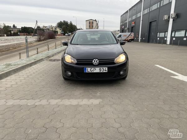 Melns Volkswagen Golf 2011 Viļņa, ar dzinēja tilpumu 1.60 L un nobraukumu 376 tūkst. km par 4200 €, foto 3 vietnē AUTOMOTO.COM.LV