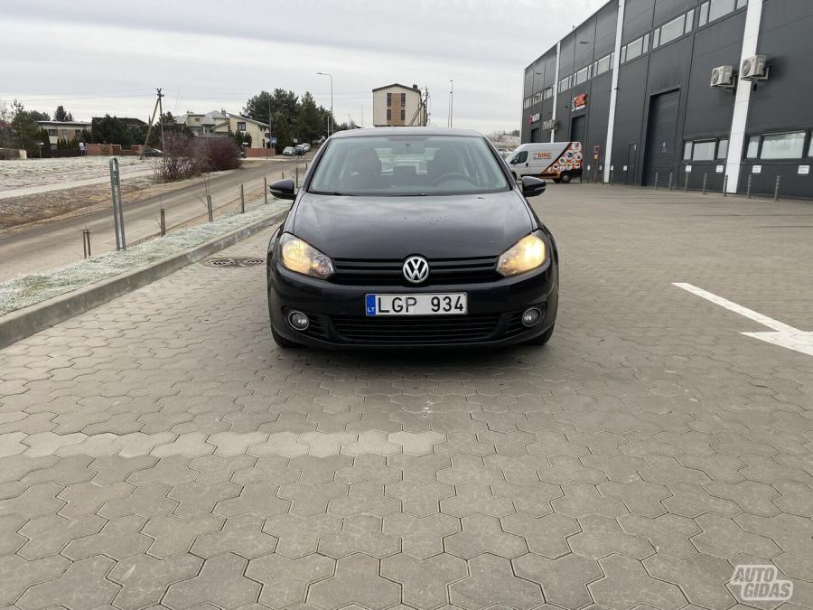 Melns Volkswagen Golf 2011 Viļņa, ar dzinēja tilpumu 1.60 L un nobraukumu 376 tūkst. km par 4200 €, foto 3 vietnē AUTOMOTO.COM.LV