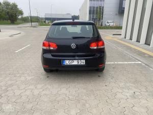 Melns Volkswagen Golf 2011 Viļņa, ar dzinēja tilpumu 1.60 L un nobraukumu 376 tūkst. km par 3700 €, foto 5 vietnē AUTOMOTO.COM.LV