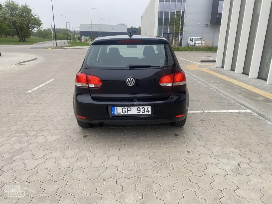 Melns Volkswagen Golf 2011 Viļņa, ar dzinēja tilpumu 1.60 L un nobraukumu 376 tūkst. km par 3700 €, foto 5 vietnē AUTOMOTO.COM.LV