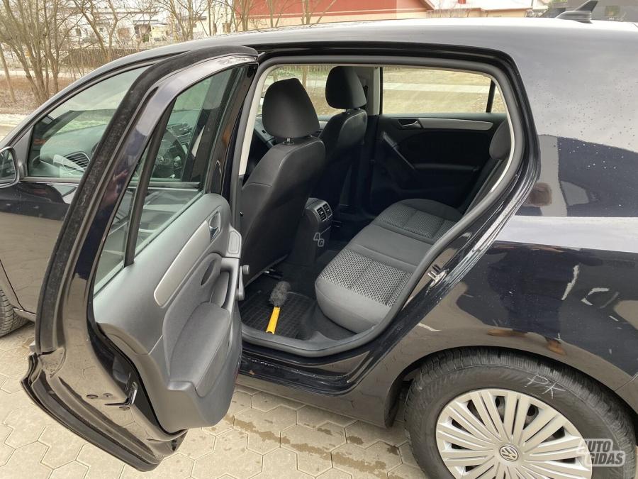 Melns Volkswagen Golf 2011 Viļņa, ar dzinēja tilpumu 1.60 L un nobraukumu 376 tūkst. km par 3700 €, foto 12 vietnē AUTOMOTO.COM.LV