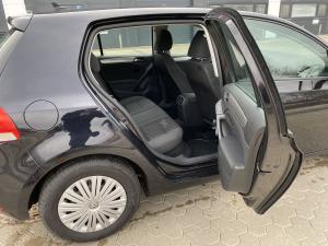 Melns Volkswagen Golf 2011 Viļņa, ar dzinēja tilpumu 1.60 L un nobraukumu 376 tūkst. km par 3700 €, foto 17 vietnē AUTOMOTO.COM.LV