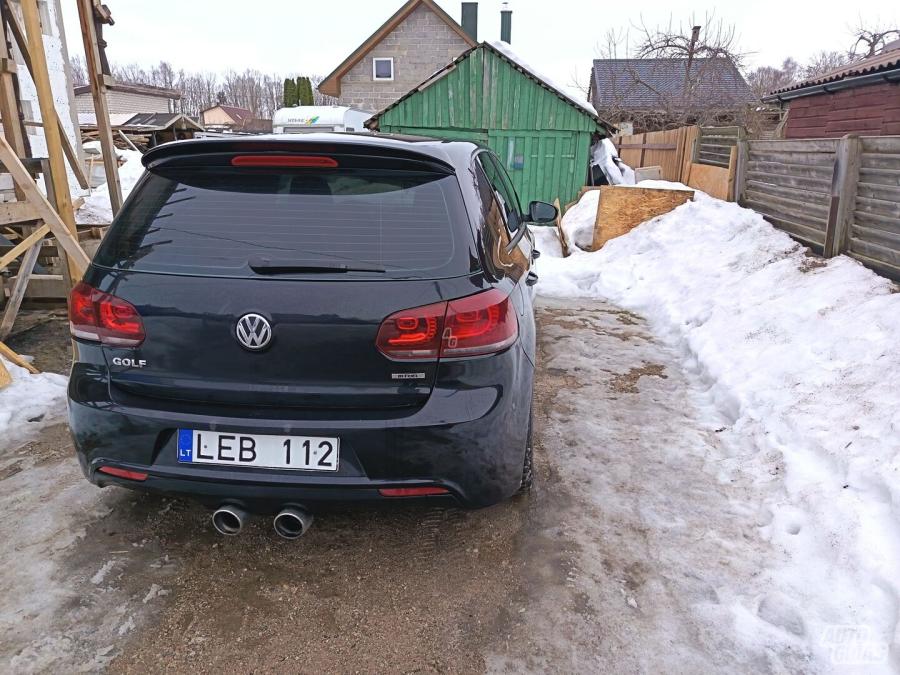 Black Volkswagen Golf 2011 in Kretinga, with an engine capacity of 1.60 L and mileage of 285 thousand km for 4600 €, photo 1 on AUTOMOTO.COM.LV