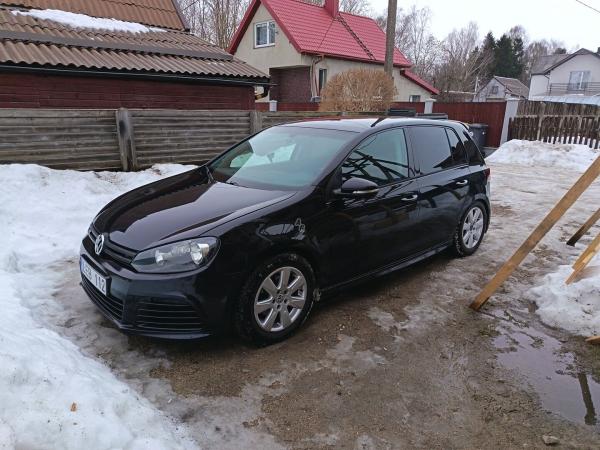 Black Volkswagen Golf 2011 in Kretinga, with an engine capacity of 1.60 L and mileage of 285 thousand km for 3900 €, photo 2 on AUTOMOTO.COM.LV
