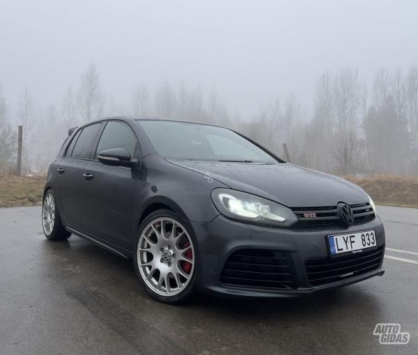 Melns Volkswagen Golf 2011 Šauļi, ar dzinēja tilpumu 2.00 L un nobraukumu 264 tūkst. km par 7000 €, foto 1 vietnē AUTOMOTO.COM.LV