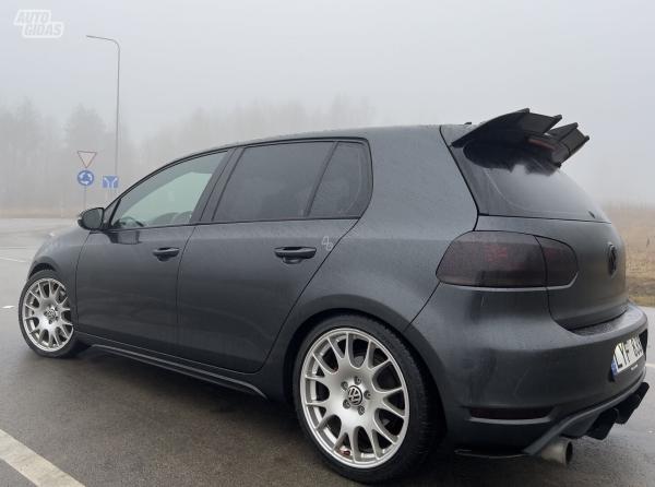 Melns Volkswagen Golf 2011 Šauļi, ar dzinēja tilpumu 2.00 L un nobraukumu 264 tūkst. km par 7000 €, foto 3 vietnē AUTOMOTO.COM.LV