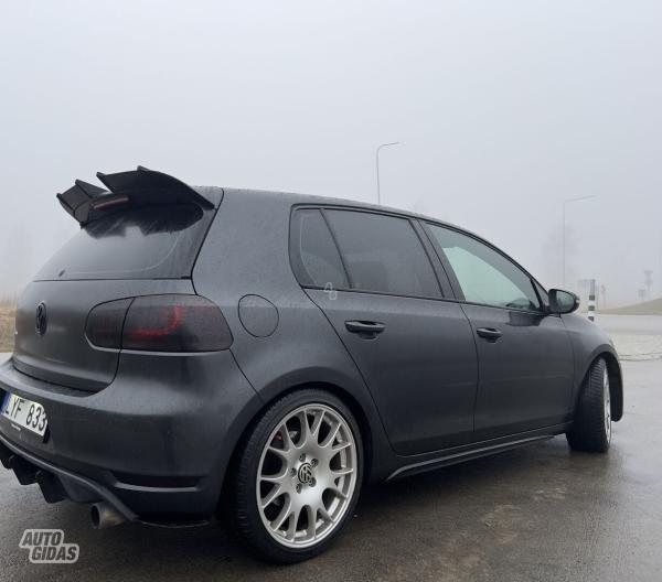 Melns Volkswagen Golf 2011 Šauļi, ar dzinēja tilpumu 2.00 L un nobraukumu 264 tūkst. km par 7000 €, foto 4 vietnē AUTOMOTO.COM.LV