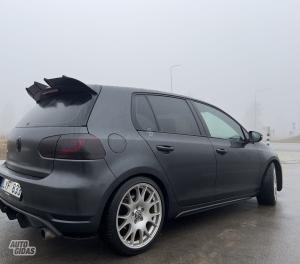 Melns Volkswagen Golf 2011 Šauļi, ar dzinēja tilpumu 2.00 L un nobraukumu 264 tūkst. km par 7000 €, foto 4 vietnē AUTOMOTO.COM.LV