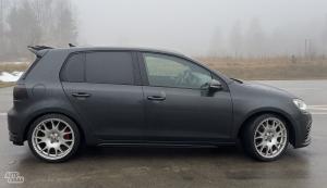 Melns Volkswagen Golf 2011 Šauļi, ar dzinēja tilpumu 2.00 L un nobraukumu 264 tūkst. km par 7000 €, foto 5 vietnē AUTOMOTO.COM.LV
