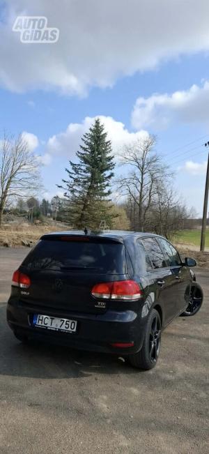 Melns Volkswagen Golf 2011 Kaišiadorys, ar dzinēja tilpumu 1.60 L un nobraukumu 267 tūkst. km par 3200 €, foto 5 vietnē AUTOMOTO.COM.LV