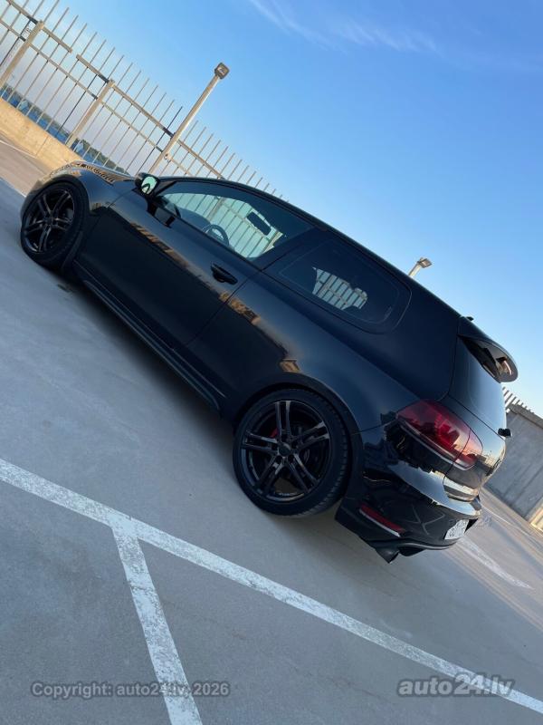 Black Volkswagen Golf 2011 in Tallinn, with an engine capacity of 2.00 L and mileage of 214 thousand km for 8800 €, photo 4 on AUTOMOTO.COM.LV
