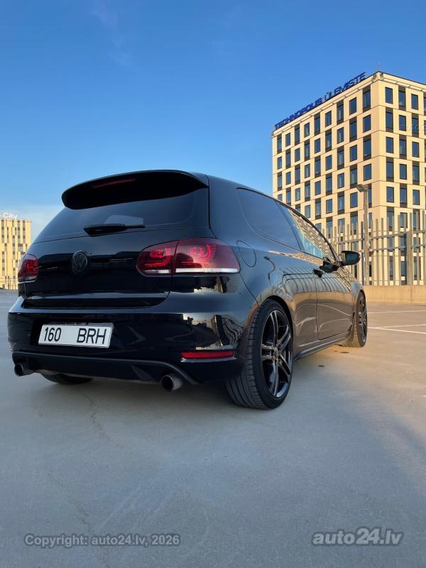 Black Volkswagen Golf 2011 in Tallinn, with an engine capacity of 2.00 L and mileage of 214 thousand km for 8800 €, photo 5 on AUTOMOTO.COM.LV