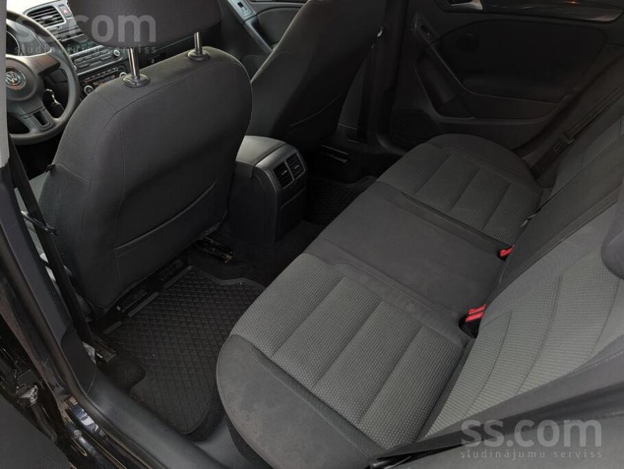 Melns Volkswagen Golf 2011 Jūrmala, ar dzinēja tilpumu 1.60 L un nobraukumu 297 tūkst. km par 2700 €, foto 18 vietnē AUTOMOTO.COM.LV
